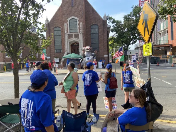 RWJ Nurses Deserve a Fair Contract Now | CWA LOCAL 1036